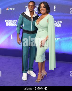 (L-R) Jessica Betts and Niecy Nash-Betts arrives at the 2022 American ...