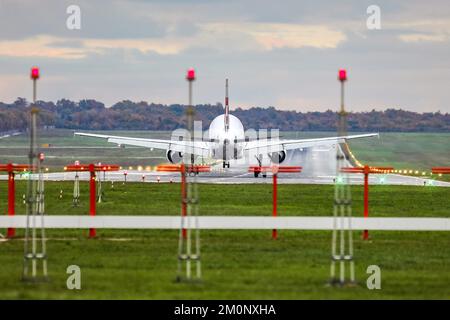 Croatia Airlines pilots practice landing and takeoff at Pula Airport ...