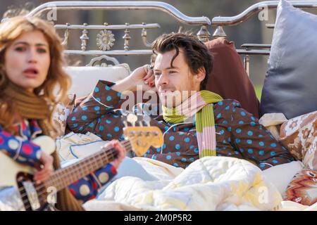 Harry Styles in Bed Stock Photo - Alamy