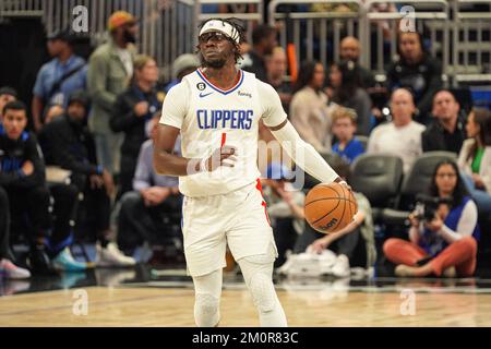 Los Angeles Clippers' Reggie Jackson (1) controls the ball during an ...