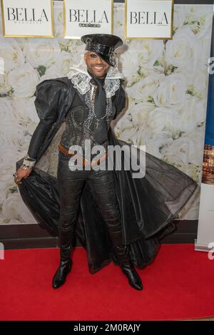 Popstar Aaron Paul attends the Bella Magazine Arts + Culture Cover ...