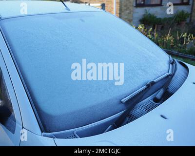 Sheerness, Kent, UK. 8th Dec, 2022. UK Weather: an icy frost in ...