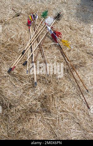 Retro arrow old weapon system archery Stock Photo - Alamy
