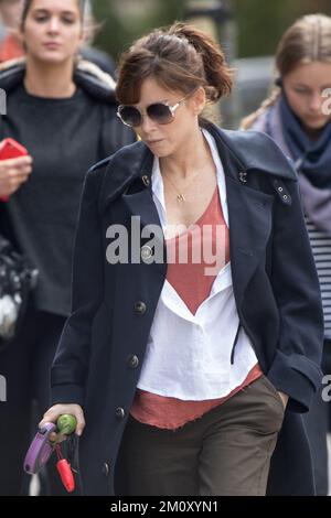 Anna Friel films Marcella Stock Photo - Alamy