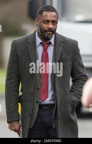 Idris Elba films Luther Stock Photo - Alamy