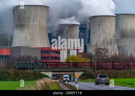 Goods train with brewing coal on its way to the lignite-fired power ...