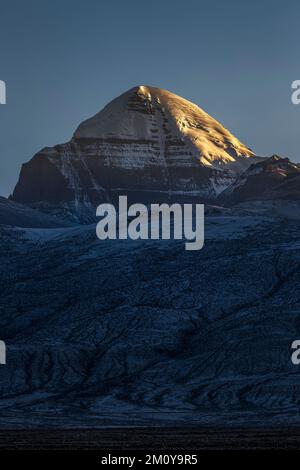 The sunrise of Mount Kailash in Taqin County, Ali Prefecture, Tibet ...