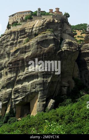 Meteory Μετέωρα Meteora Grecja, Greece, Griechenland; massif of ...