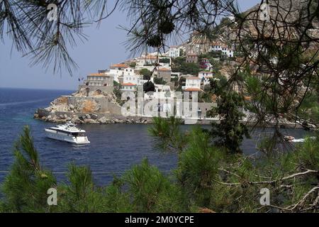 Hydra, Idra, Ύδρα, Grecja, Greece, Griechenland; Characteristic red ...
