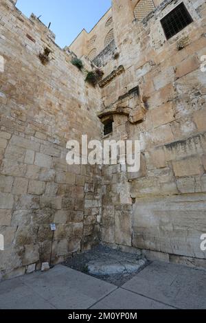 The western (double) Huldah Gate at the The southern wall of the Temple ...