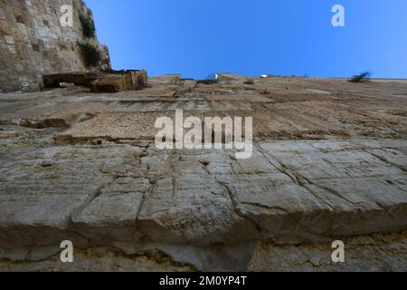 The western (double) Huldah Gate at the The southern wall of the Temple ...