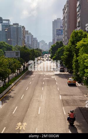 Sunny view of the cityscape of Daan District at Taipei Stock Photo - Alamy