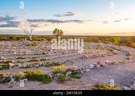 Sunset at Nettleton's First Shaft Lookout near the remote opal mining ...