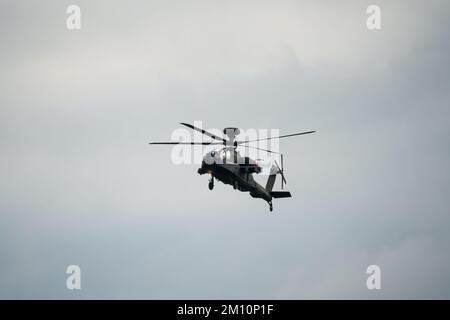 British army AH-64E Boeing Apache Attack helicopter (ZM722 ArmyAir606 ...