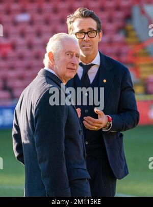King Charles III (left) speaks with John Gosden on day four of Royal ...