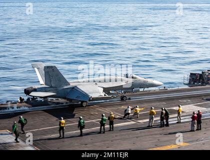 Philippine Sea, United States. 09th Dec, 2022. U.S. Navy F/A-18E Super ...