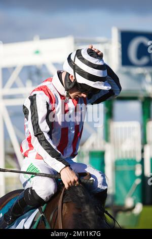 Jockey Jason Hart on Michael's Pledge at York Races Stock Photo - Alamy