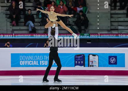 Sara Conti and Niccolo Macii of Italy perform in the pairs free skating ...