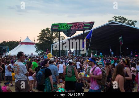 The Bonnaroo Music and Arts Festival - Crowds Stock Photo - Alamy