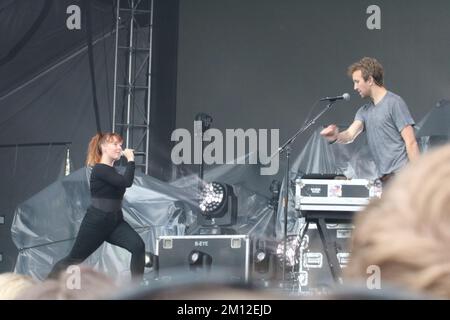 Boston Calling - Sylvan Esso in concert Stock Photo - Alamy