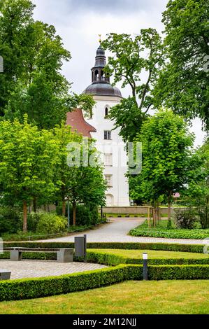 Mecklenburg Lake District, Mirow Castle, Castle Park, Bridge to Love ...