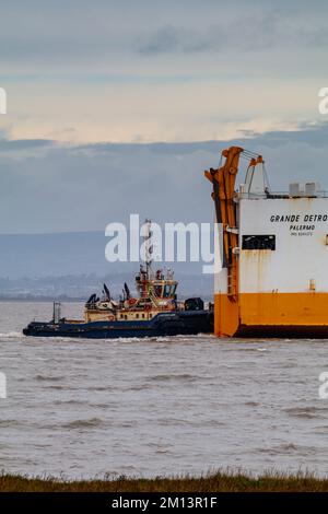 RoRo Grande Detriot heading into Royal Porbury docks Stock Photo - Alamy
