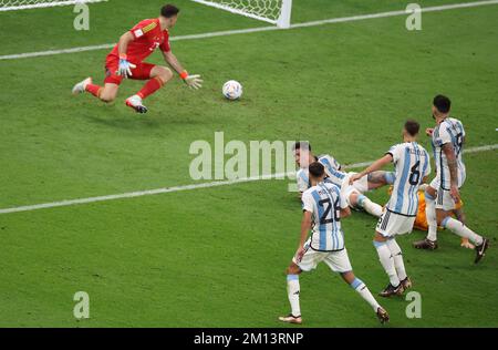 Argentina goalkeeper Emiliano Martinez fails to stop Netherlands' Wout ...