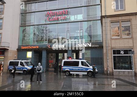 Dresden, Germany. 07th Dec, 2022. The hostage-taker wanted to break ...