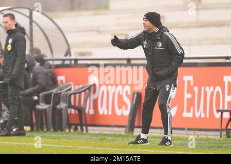 ROTTERDAM, NETHERLANDS - DECEMBER 10: coach Henrik Signell of The ...
