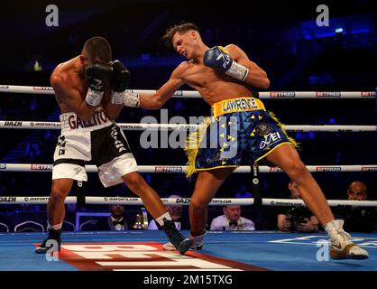 Hopey Price (right) against Jonathan Santana at the First Direct Arena ...