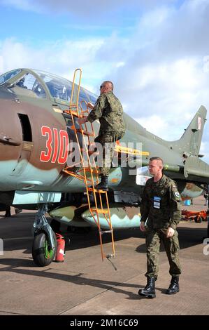 Polish Air Force Su-22 Fitter landing with the help of a chute at the ...