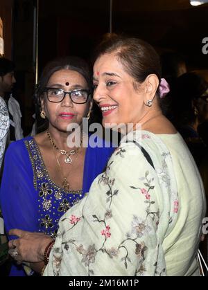 Mumbai, India. 10th Dec, 2022. L-R Bollywood actress Asha Parekh, film ...
