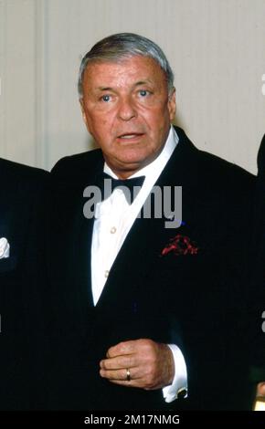 Frank Sinatra 1987 Credit: Ralph Dominguez/MediaPunch Stock Photo - Alamy