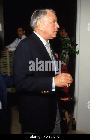 Frank Sinatra 1987 Credit: Ralph Dominguez/MediaPunch Stock Photo - Alamy