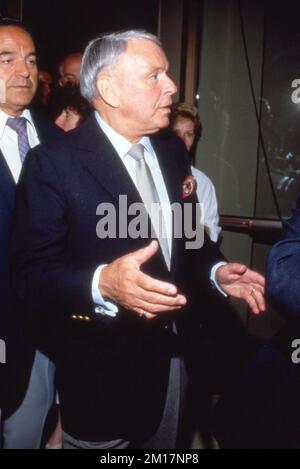 Frank Sinatra 1987 Credit: Ralph Dominguez/MediaPunch Stock Photo - Alamy