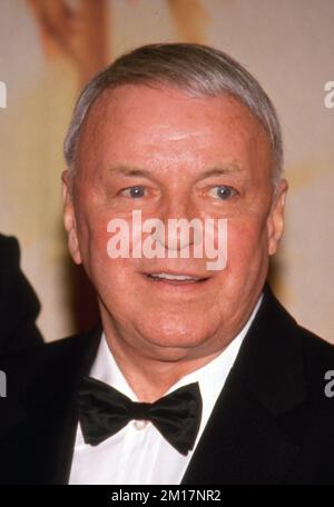 Frank Sinatra 1987 Credit: Ralph Dominguez/MediaPunch Stock Photo - Alamy