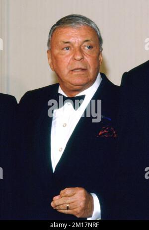 Frank Sinatra 1987 Credit: Ralph Dominguez/MediaPunch Stock Photo - Alamy
