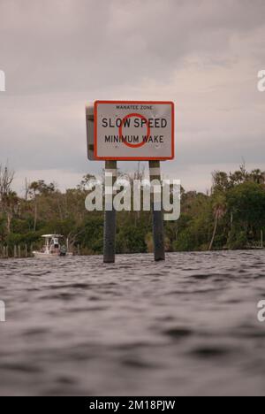 Slow Speed Minimum Wake sign in Hillsborough river in Tampa. Florida ...