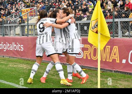 Cristiana Girelli of FC Juventus jubilates with Julia Angela Grosso of ...
