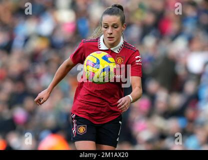 Manchester, UK. 11th Dec, 2022. Laura Coombs of Manchester City (l ...