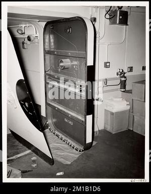 View of reactor door , Armories, Ordnance industry, Nuclear reactors ...