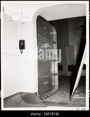 View of reactor door , Armories, Ordnance industry, Nuclear reactors ...