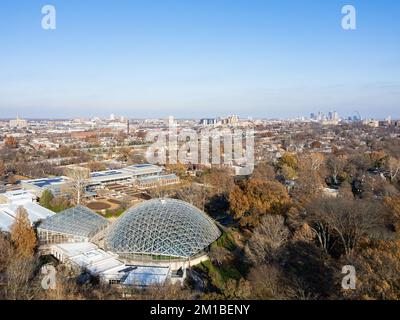THE CLIMATRON MISSOURI BOTANICAL GARDEN ST LOUIS A GEODESIC DOME ...