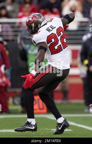 Tampa Bay Buccaneers safety Keanu Neal (22) on defense during an NFL ...