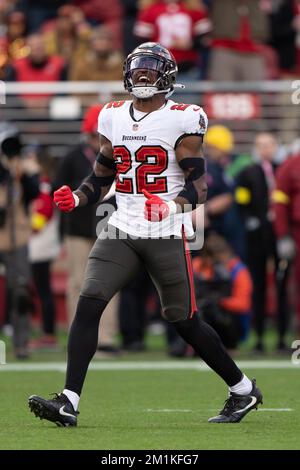 Tampa Bay Buccaneers safety Keanu Neal (22) on defense during an NFL ...