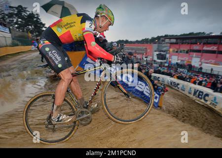 20121226 - HEUSDEN-ZOLDER, BELGIUM: Belgian Sven Nys and Belgian Niels ...