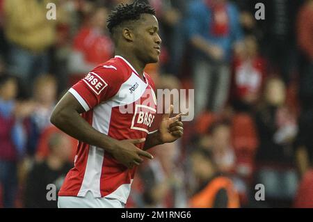 Standard's Michy Batshuayi celebrates after scoring during the Jupiler ...