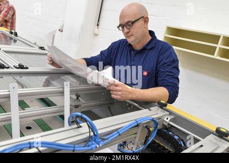 20131015 - MECHELEN, BELGIUM: Illustration picture shows the Bpost ...