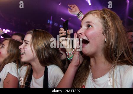 20131124 - WILLEBROEK, BELGIUM: fans scream during the Belgian fan day ...
