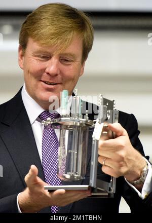 4-12-2013 DELFT - King Willem Alexander opens the new headquarters ...
